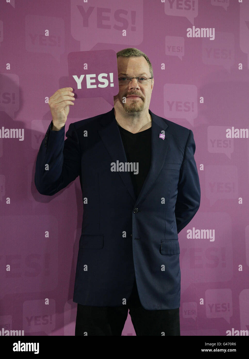 Actor comedian eddie izzard national launch yes campaign alternative ...