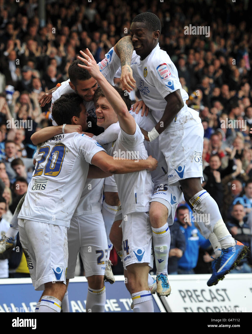 Leeds United's Jonathan Howson celebrates scoring the opening goal ...