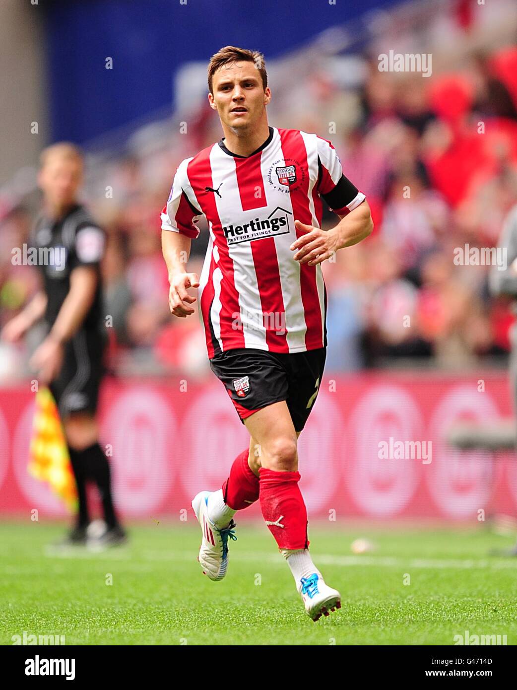 Sam saunders brentford hi-res stock photography and images - Alamy