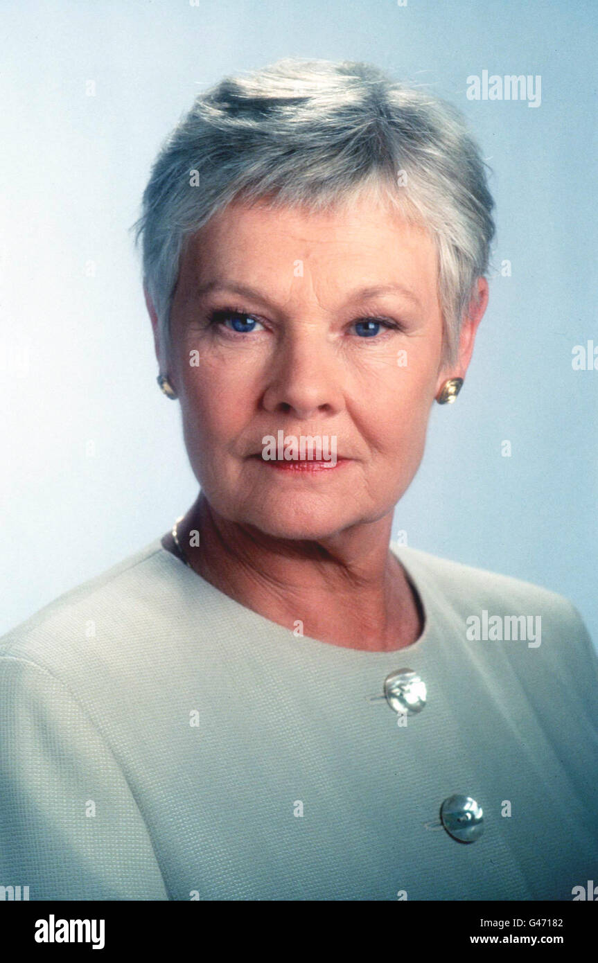 Judi dench james bond m hi-res stock photography and images - Alamy