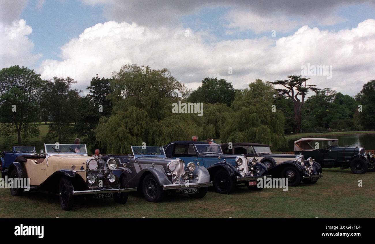 Leeds Castle/Vintage cars Stock Photo - Alamy