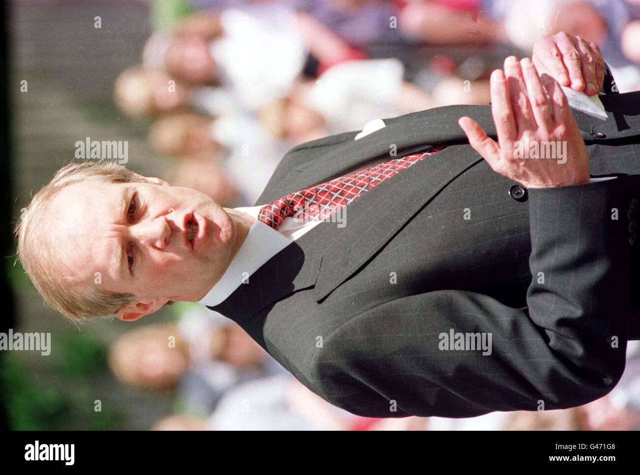 Peter lilley addresses children at his fromer school hi-res stock ...