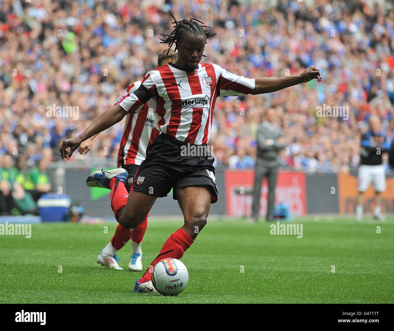 Marcus bean brentford hi-res stock photography and images - Alamy
