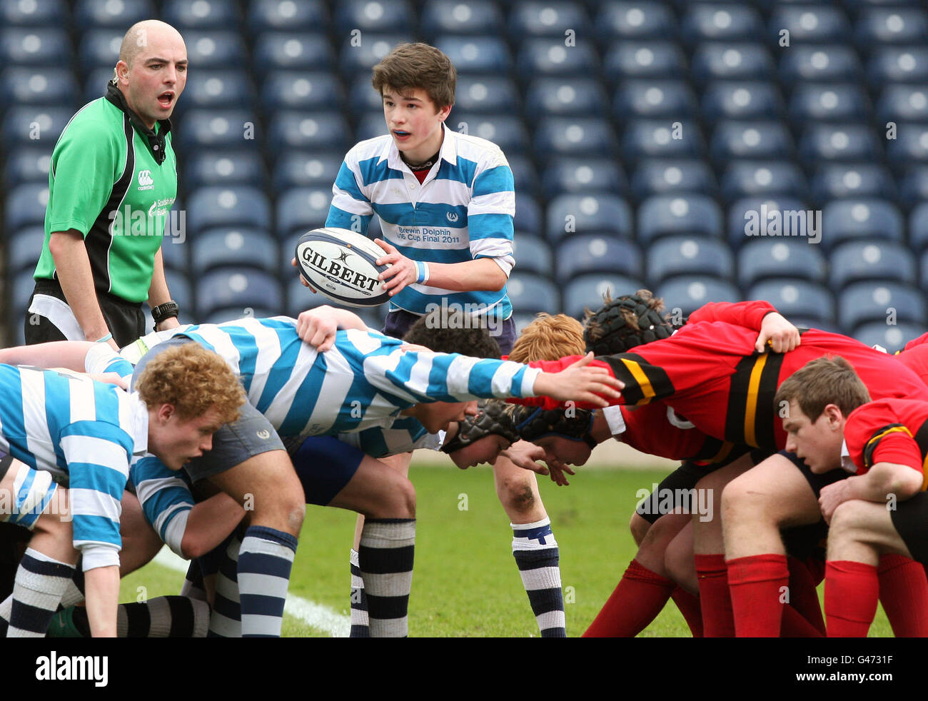 Dolphin with a ball hi-res stock photography and images - Alamy