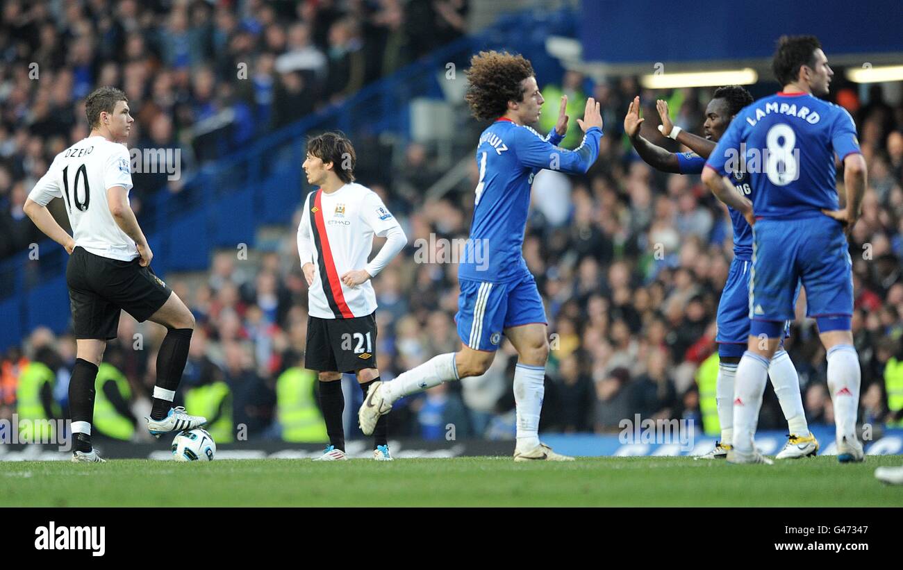 David silva stand dejected hi-res stock photography and images - Alamy