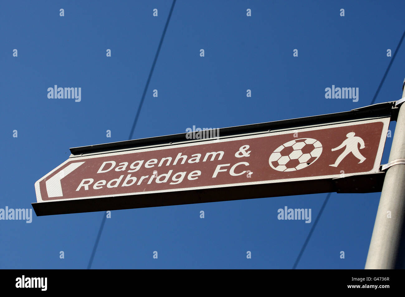 A pedestrian sign pointing the way to victoria road hi-res stock ...