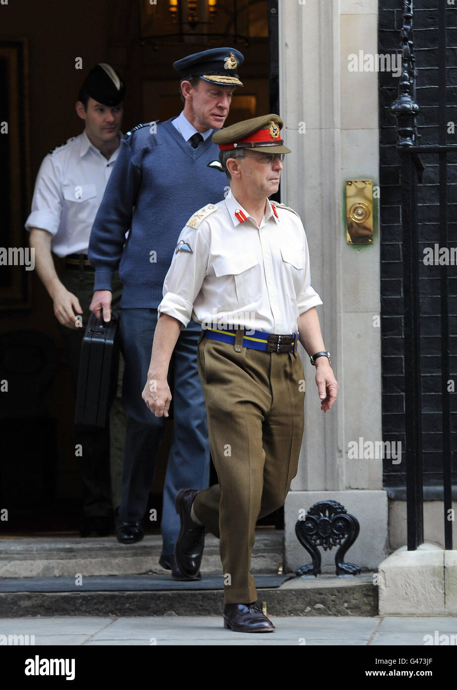 Chief of Defence Staff General Richards (front) leaves Downing Street ...