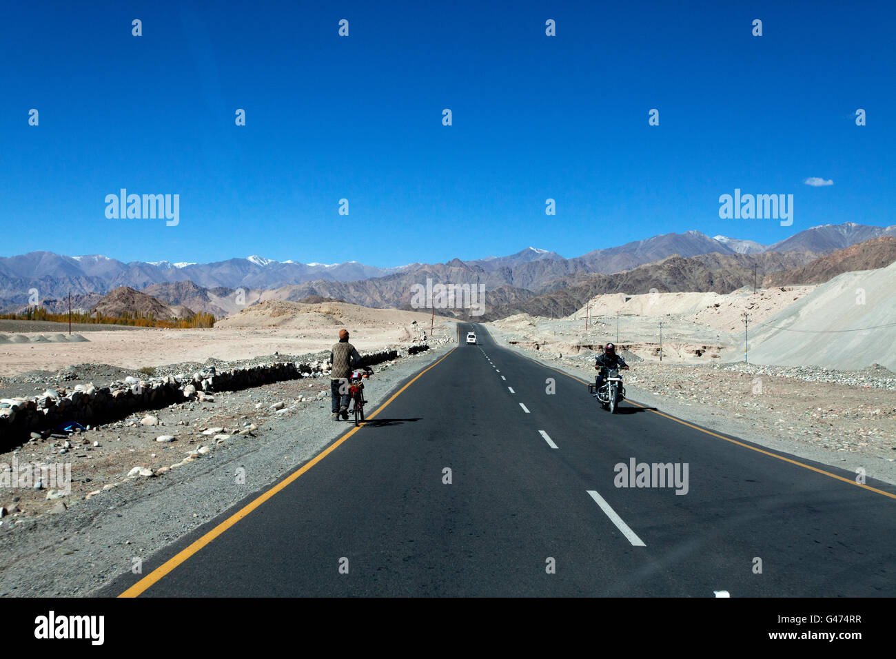 National highway at high altitude of Ladakh,India Stock Photo - Alamy