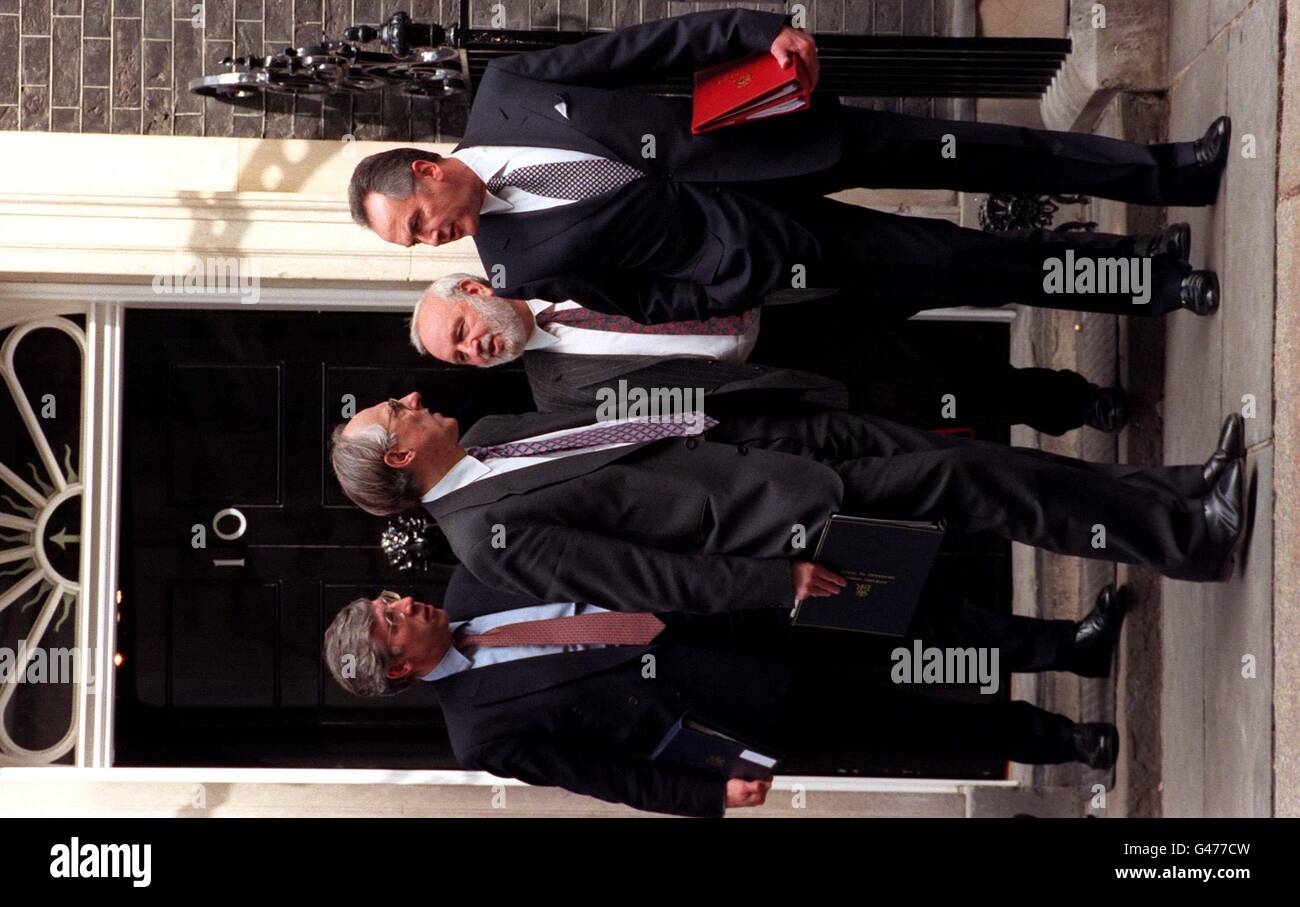 Cabinet leave No 10 Stock Photo - Alamy