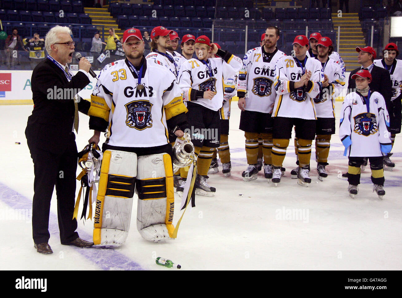 Nottingham Panthers' General manager Gary Moran (left) interviews Craig ...