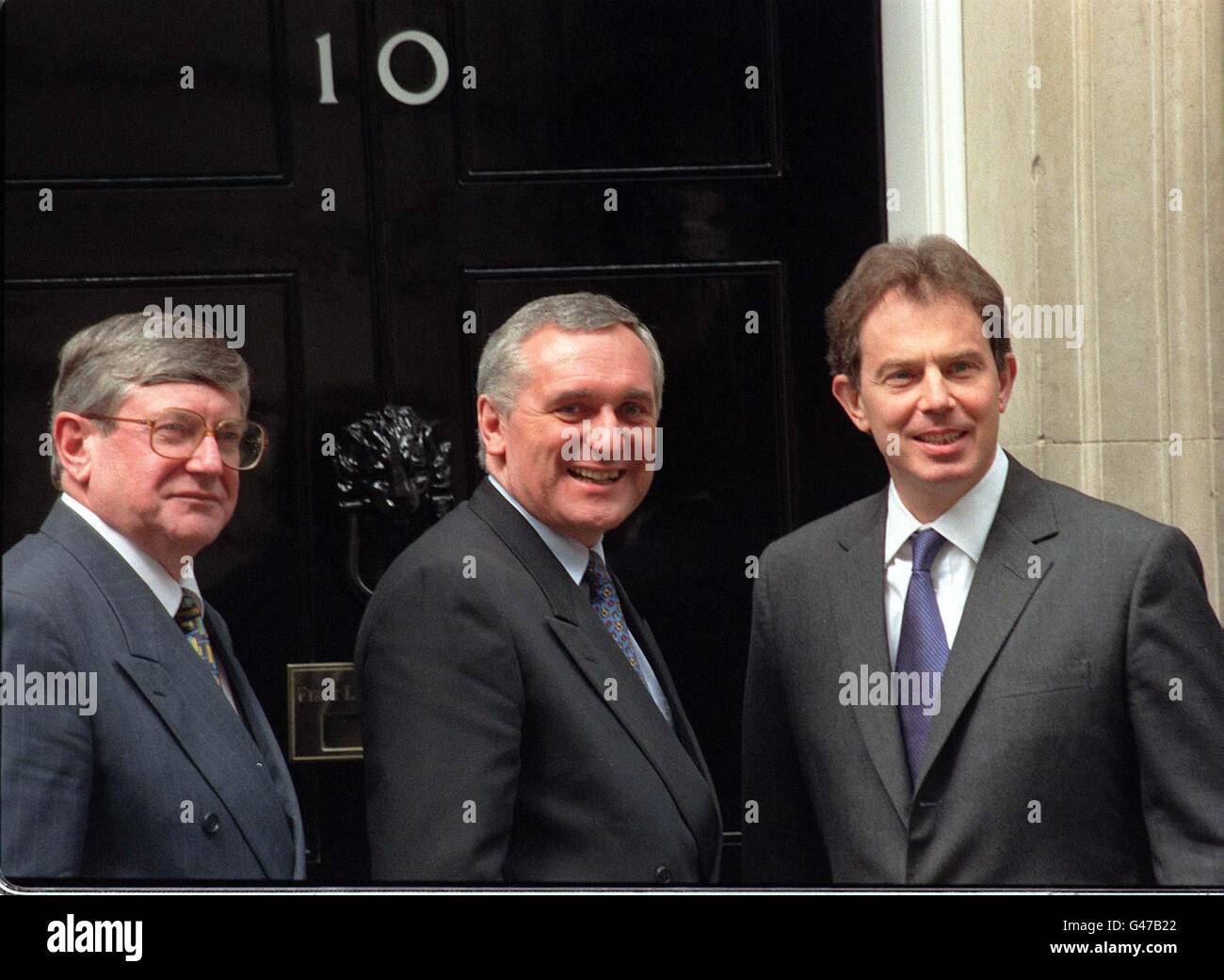 Prime Minister Tony Blair (right) greets his Irish counterpart Bertie ...