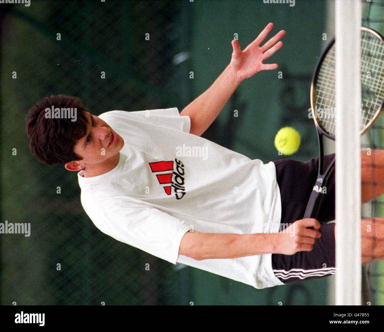 TENNIS Henman practice Stock Photo - Alamy