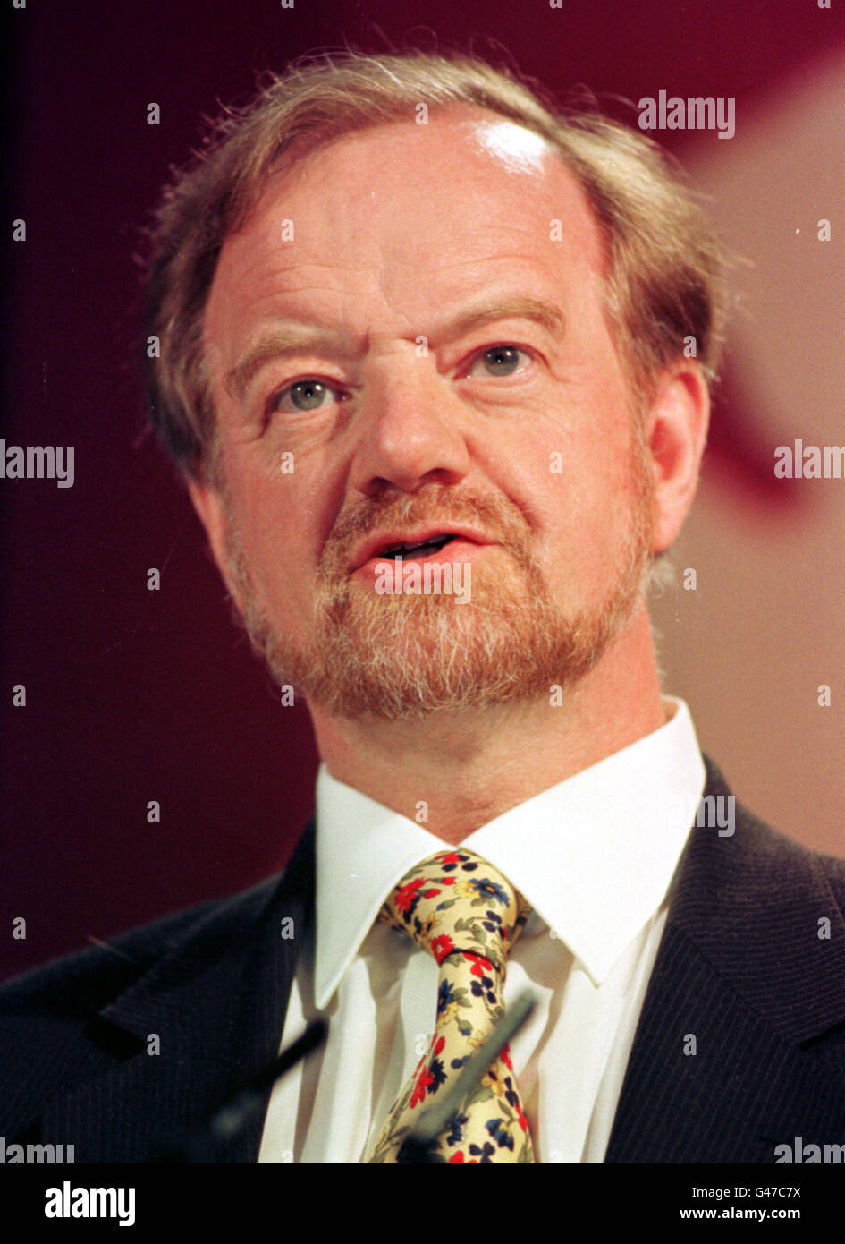 Foreign commonwealth secretary robin cook hi-res stock photography and ...