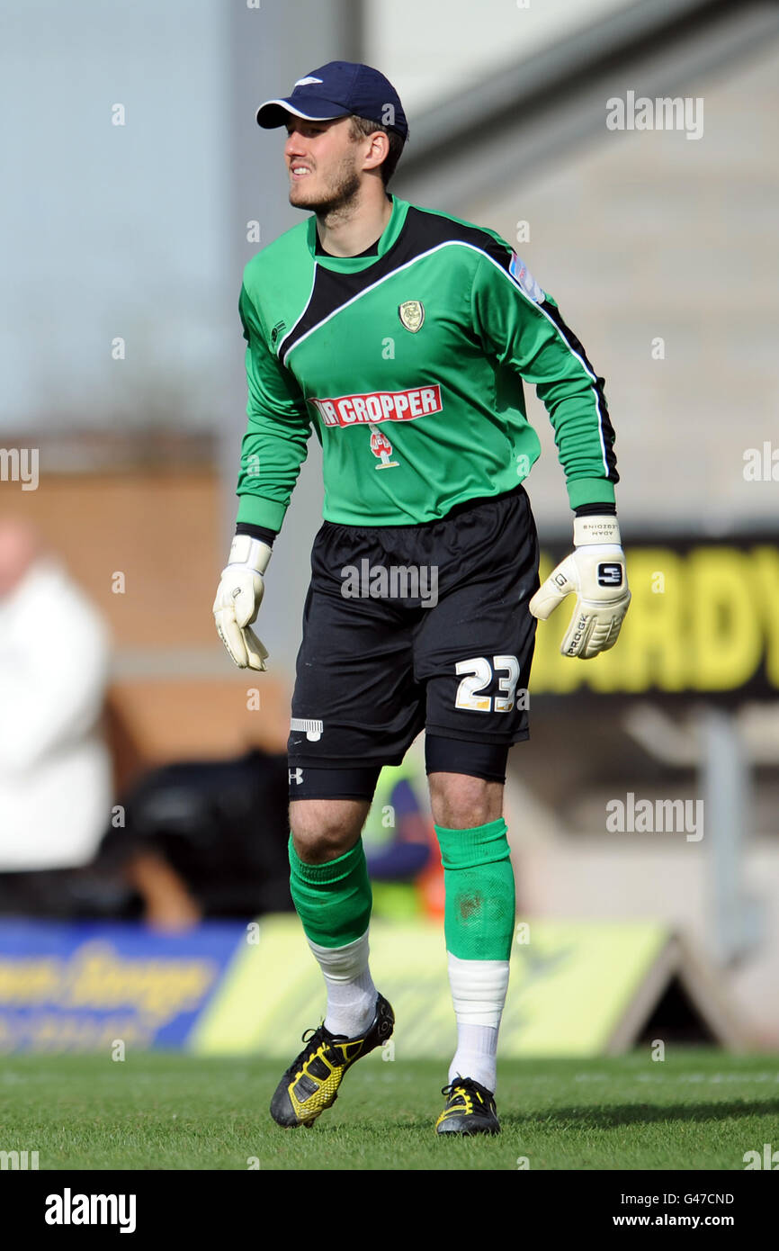 Barnet Goalkeeper High Resolution Stock Photography and Images - Alamy