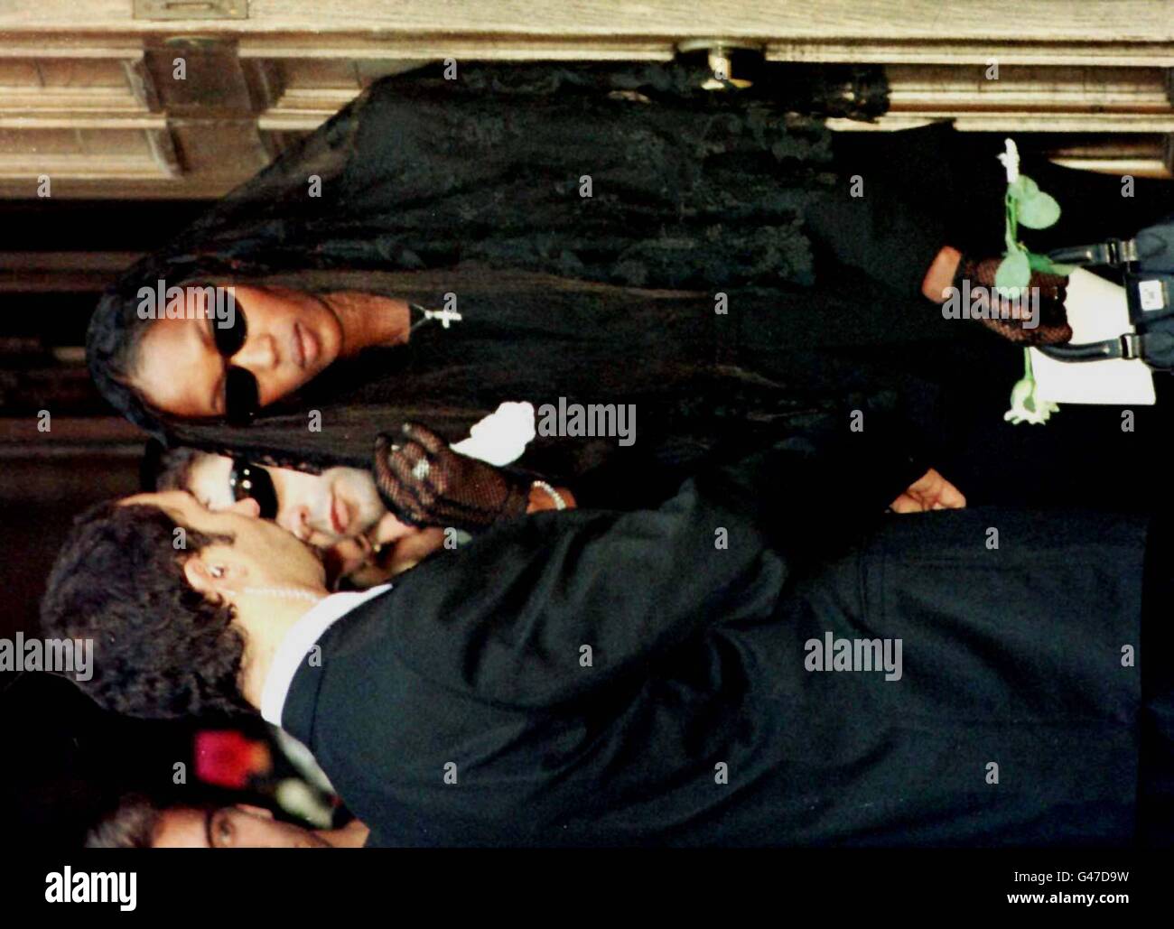 Super model Naomi Campbell leaves Gianni Versace's memorial service in ...