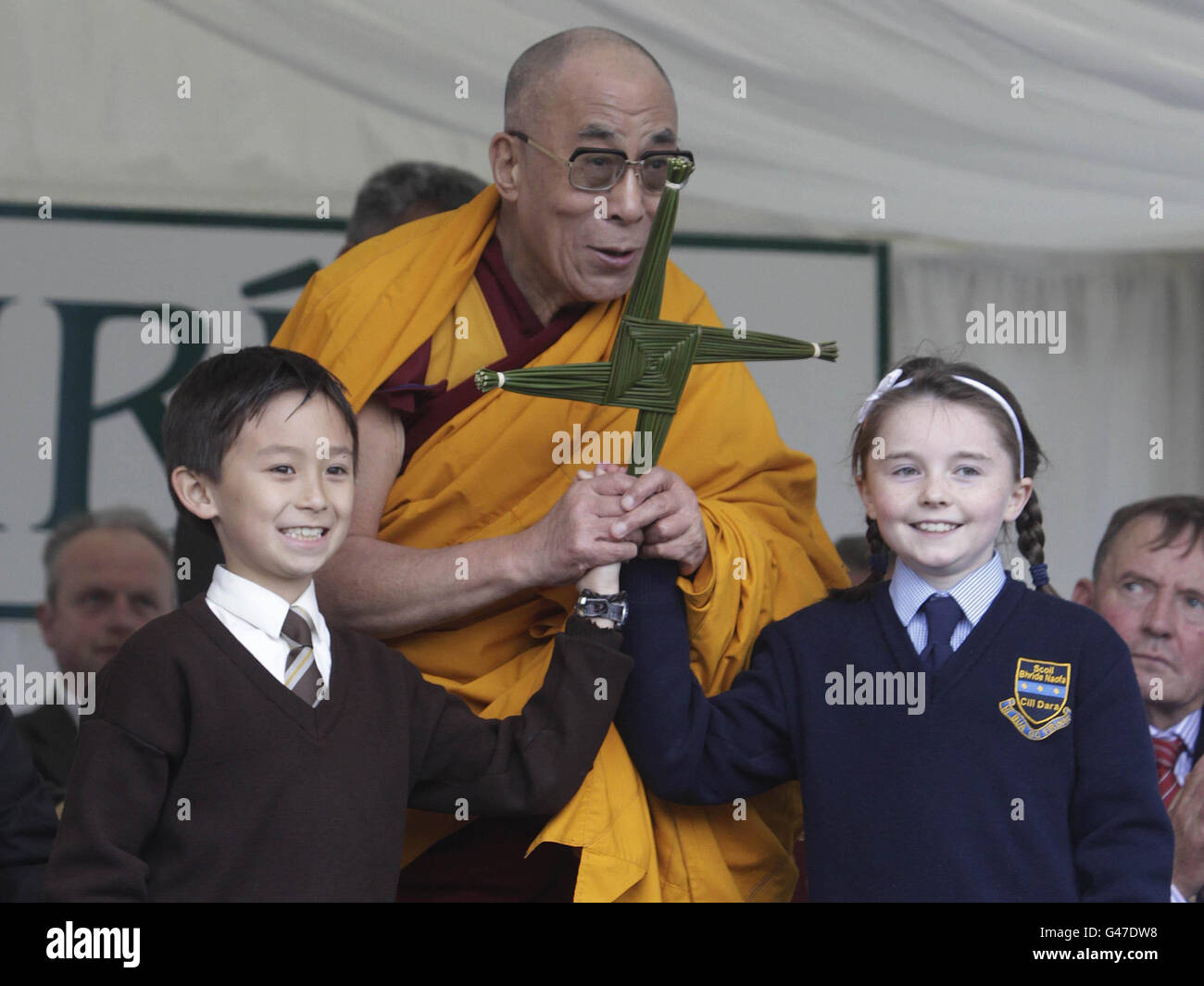 School children Felim Ayala and Niamh Hopkins present Tibet's spiritual ...