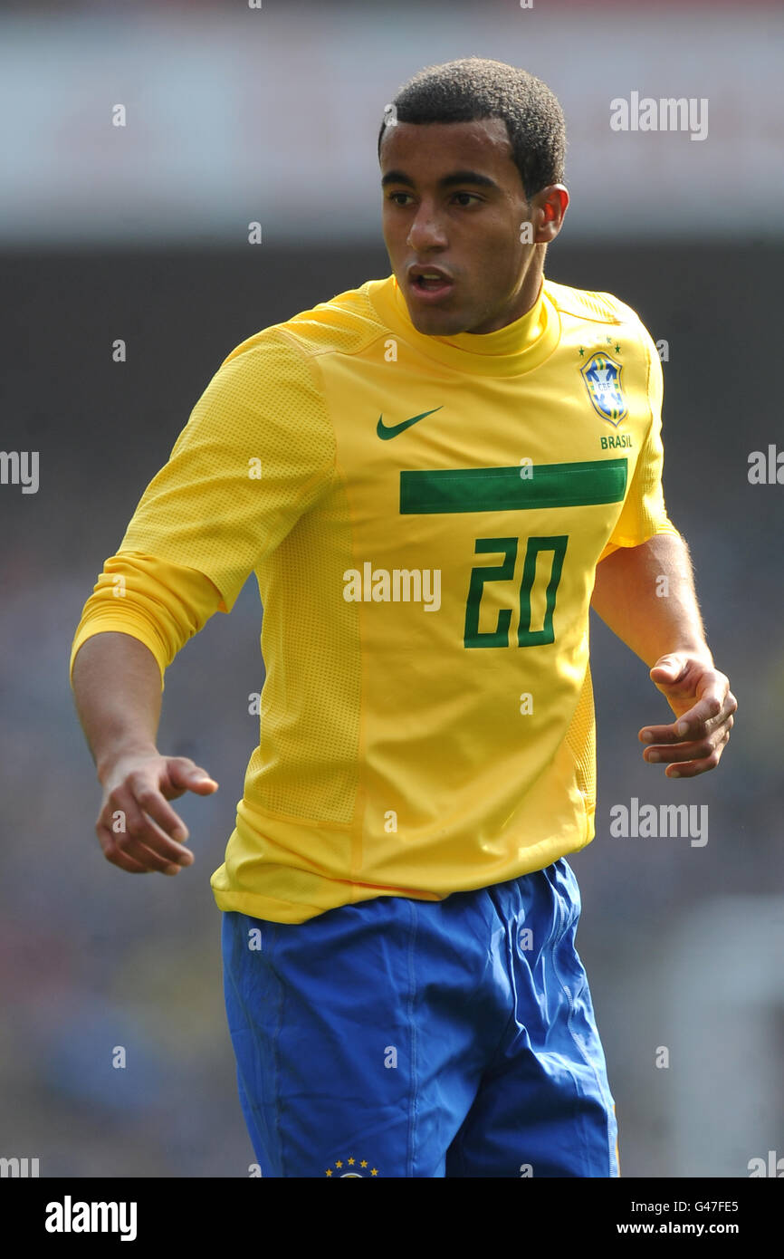 Marcelinho brasil hi-res stock photography and images - Alamy