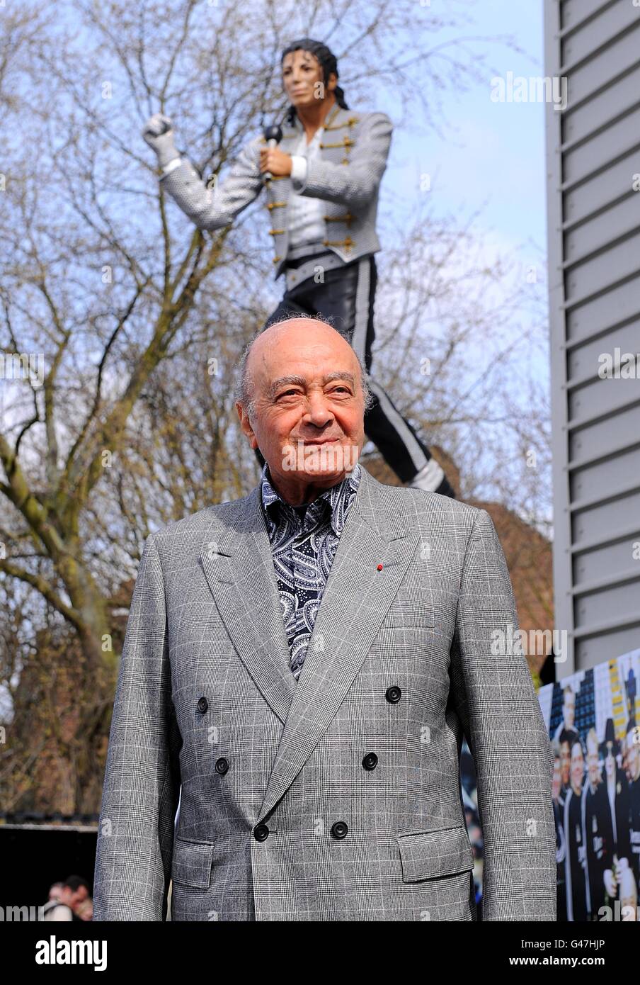 Fulham chairman Mohamed Al Fayed unveils a statue of Michael Jackson ...