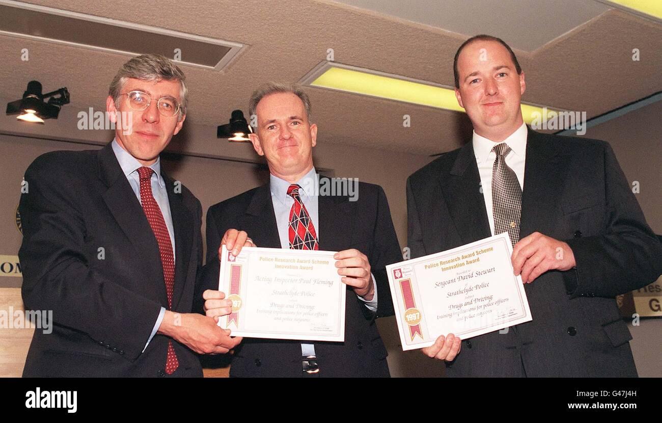 Home Secretary Jack Straw presents Acting Inspector Paul Fleming ...