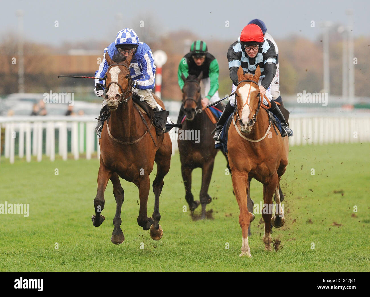 Cracking Lass ridden by Paul Hanagan (left) beats Moyenne Corniche ...