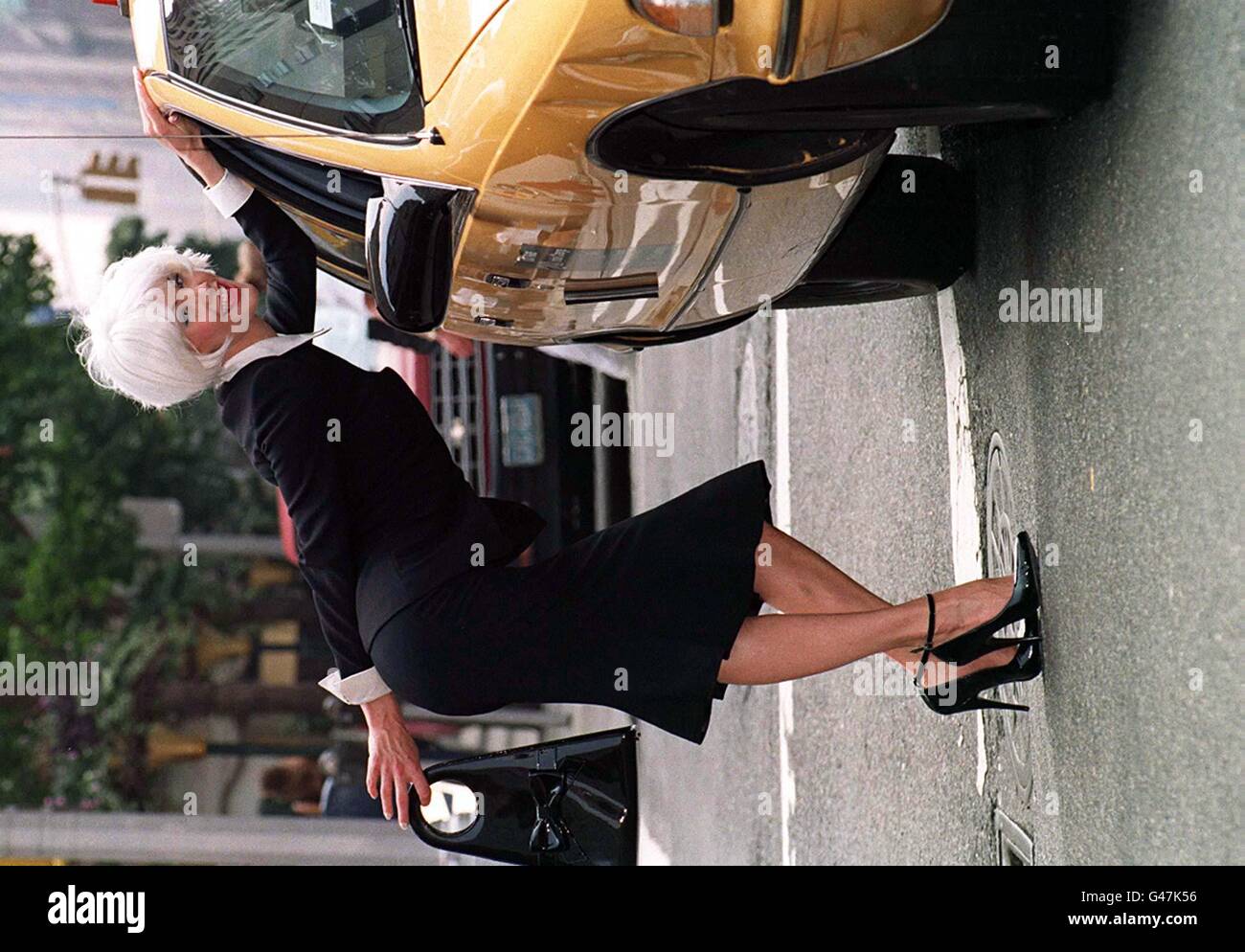 Elizabeth emanuel fashion designer hi-res stock photography and images ...