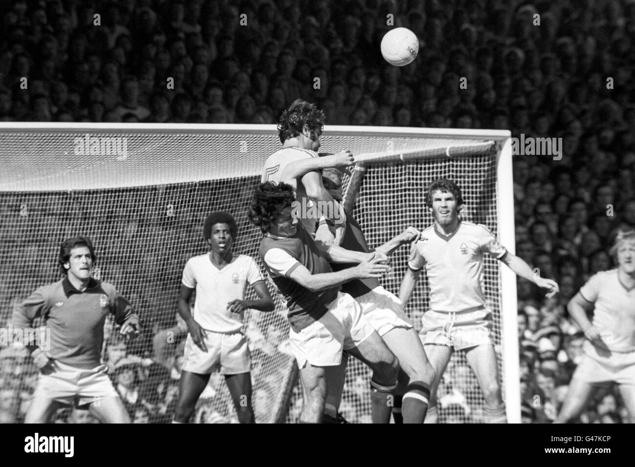 Larry lloyd football Black and White Stock Photos & Images - Alamy