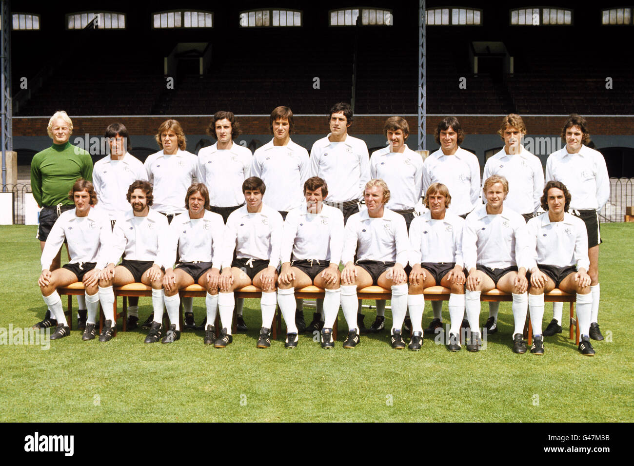 Fulham team group. (Back row, l-r) Peter Mellor, James Dunne, John ...