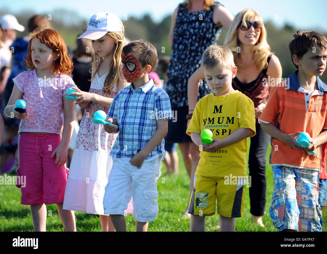 Family fun race day at lingfield park hi-res stock photography and ...