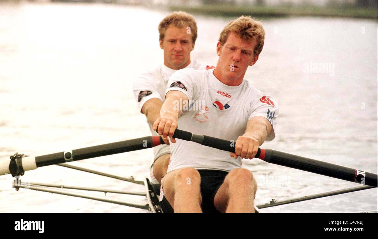 ROWING HENLEY 4 Stock Photo - Alamy
