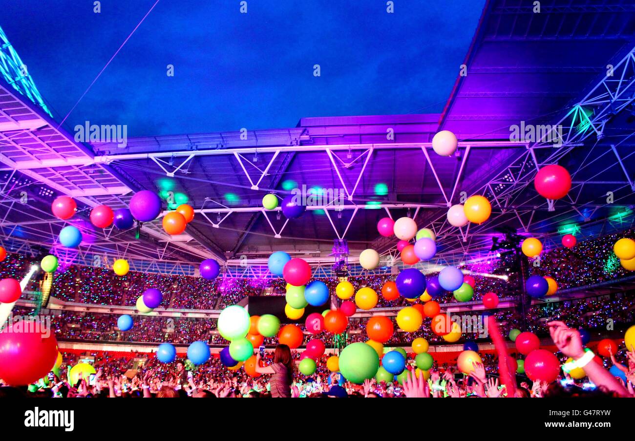 Coldplay concert hi-res stock photography and images - Alamy