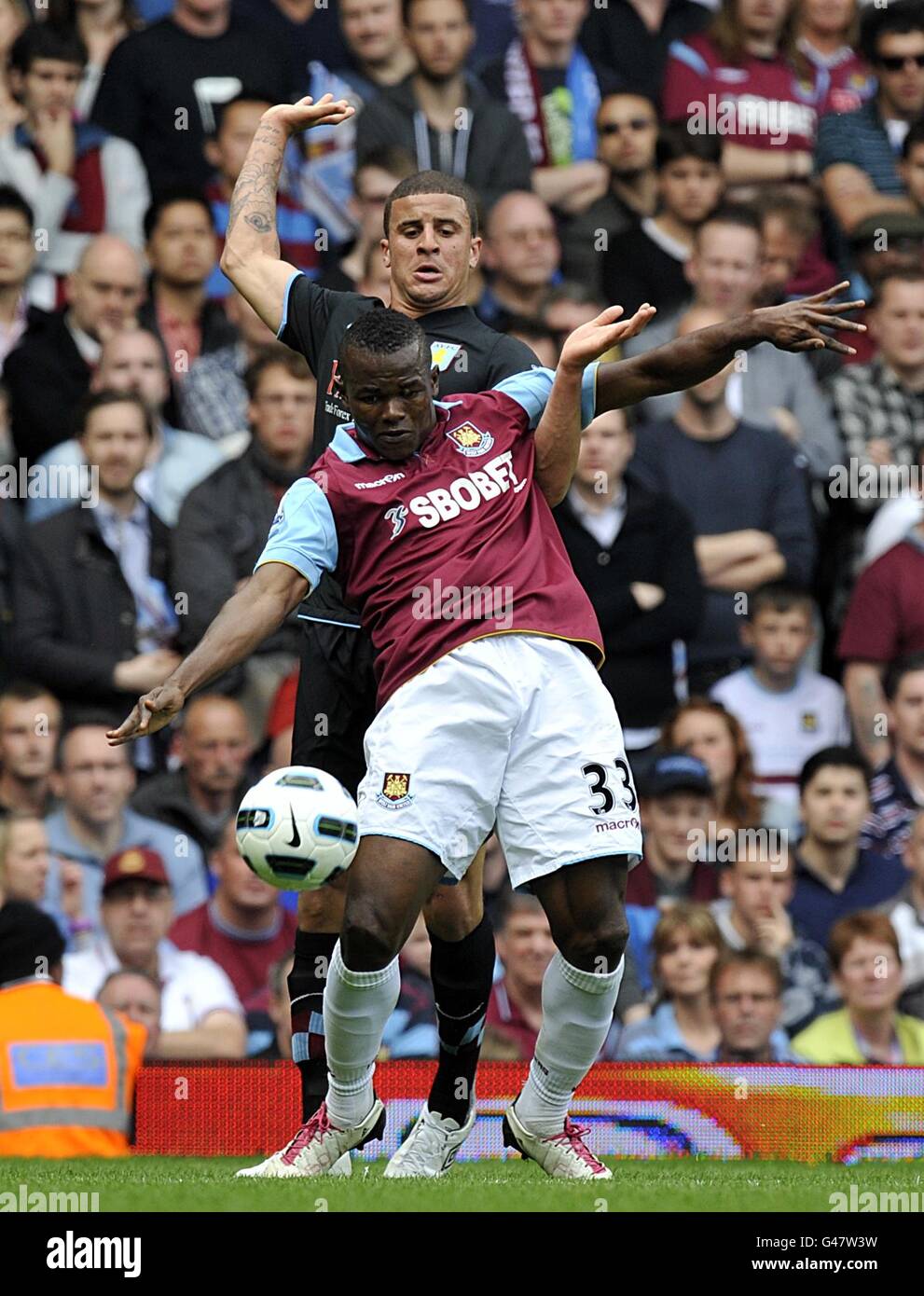 Victor obinna west ham united hi-res stock photography and images - Alamy