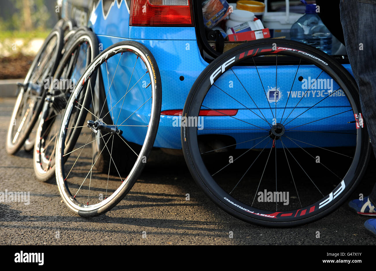 Team race car hi-res stock photography and images - Alamy
