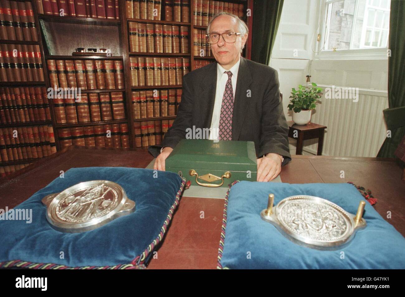 Secretary of state for scotland donald dewar hi-res stock photography ...