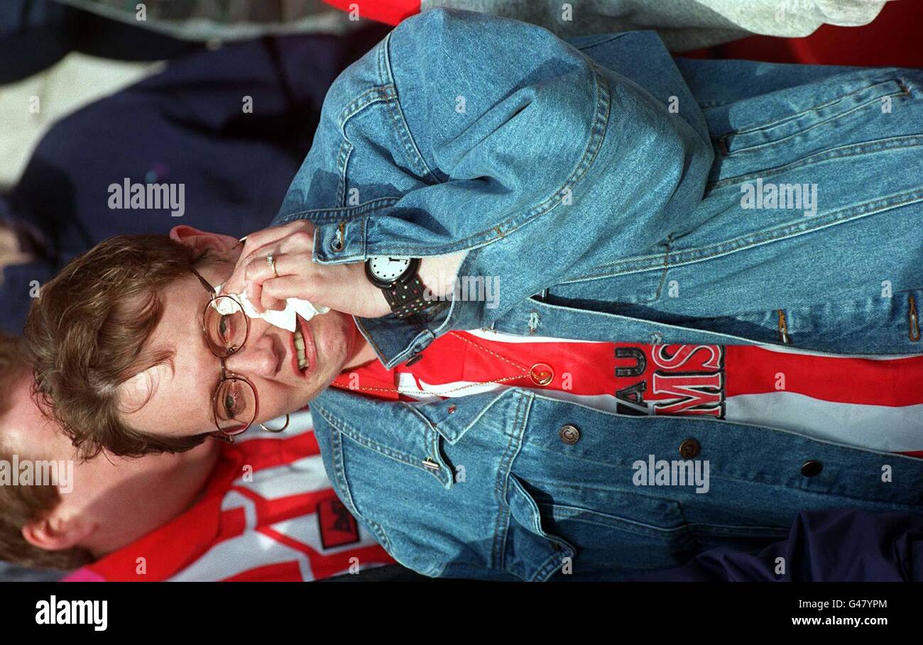 Crying Sunderland fan Stock Photo - Alamy