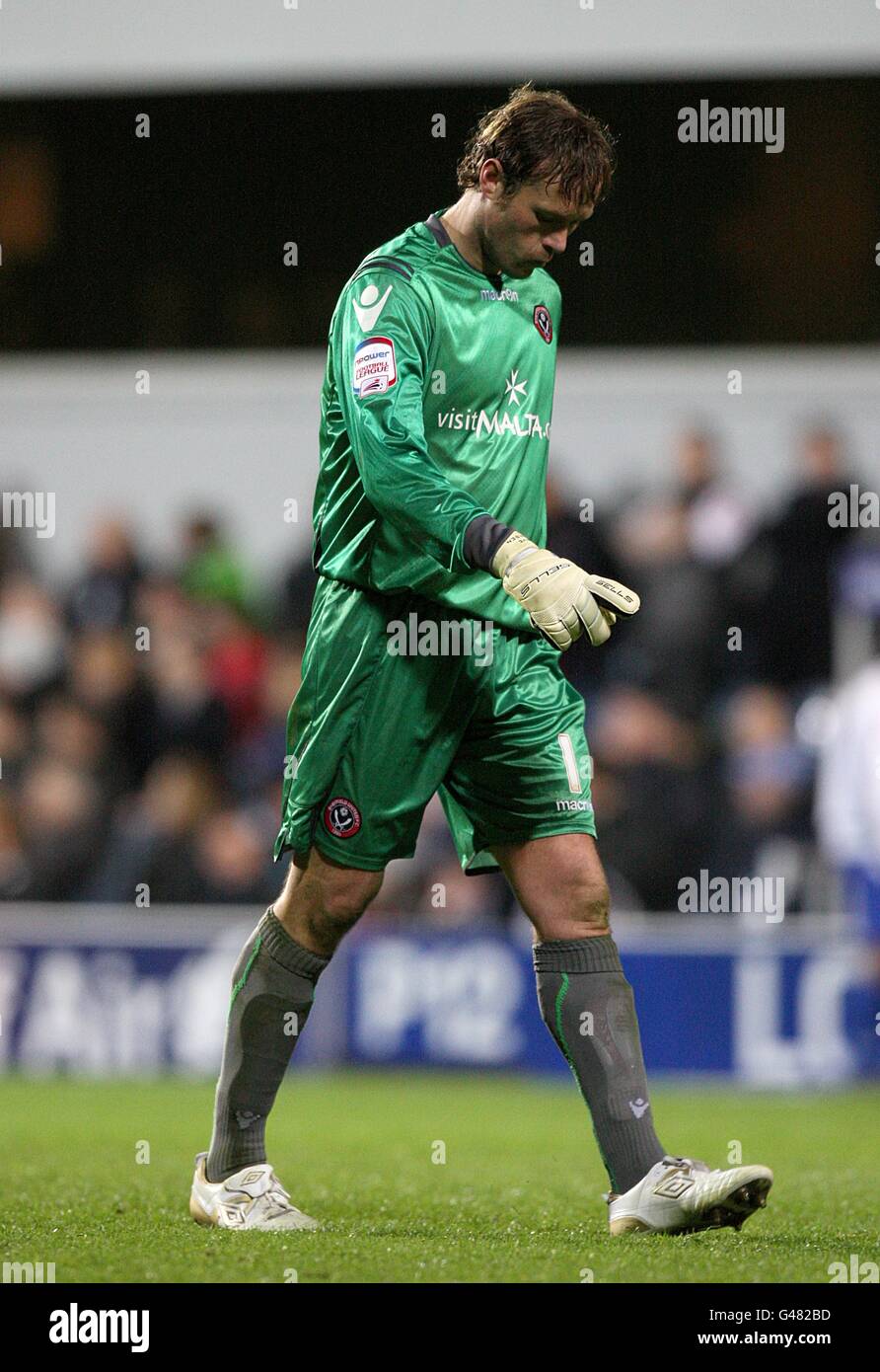 Sheffield united goalkeeper steve simonsen hi-res stock photography and ...