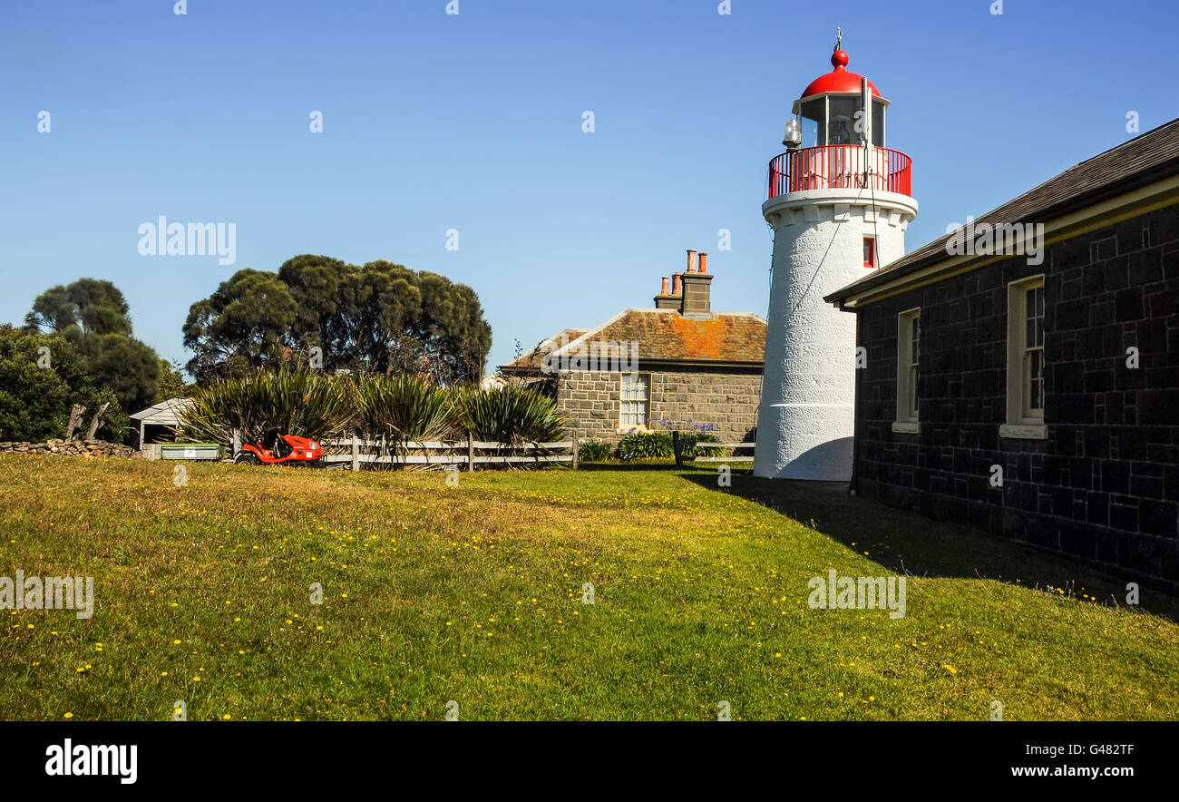 The lighthouse at Warrnambool. Australian Pacific coast Stock Photo - Alamy