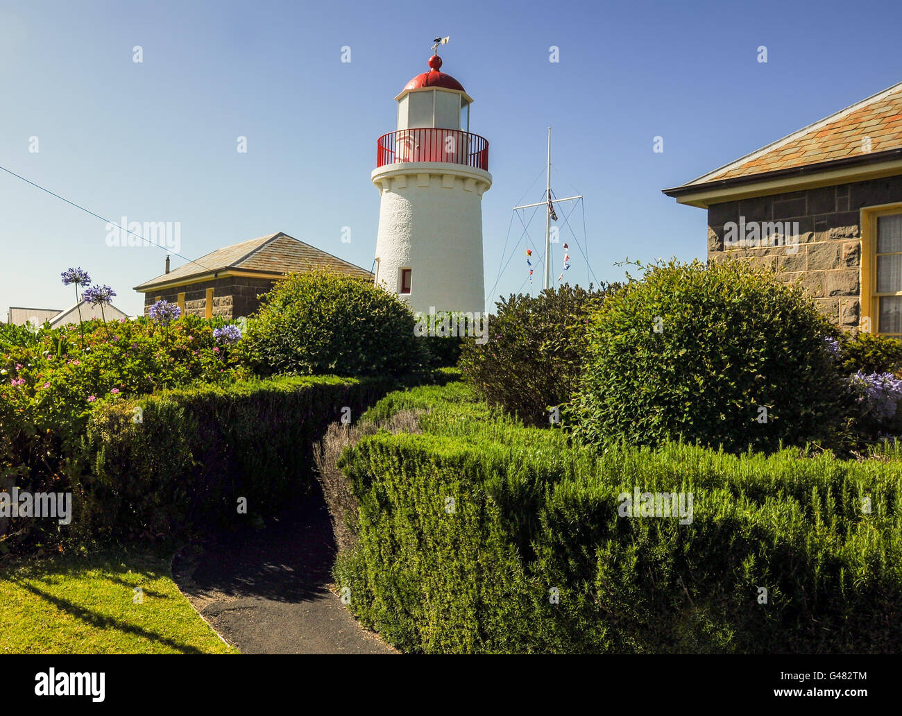 The lighthouse at Warrnambool. Australian Pacific coast Stock Photo - Alamy