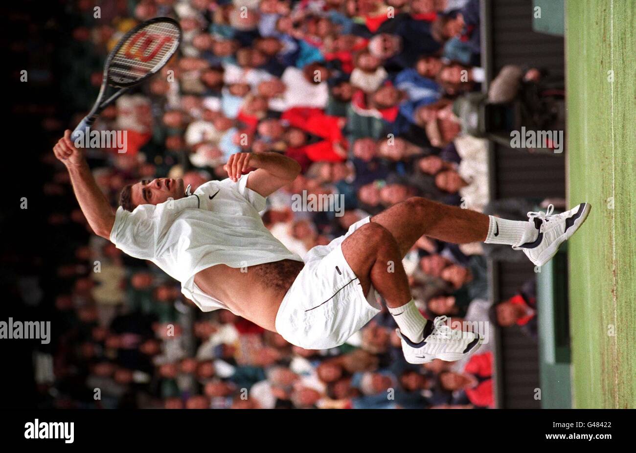 TENNIS Sampras smash Stock Photo - Alamy