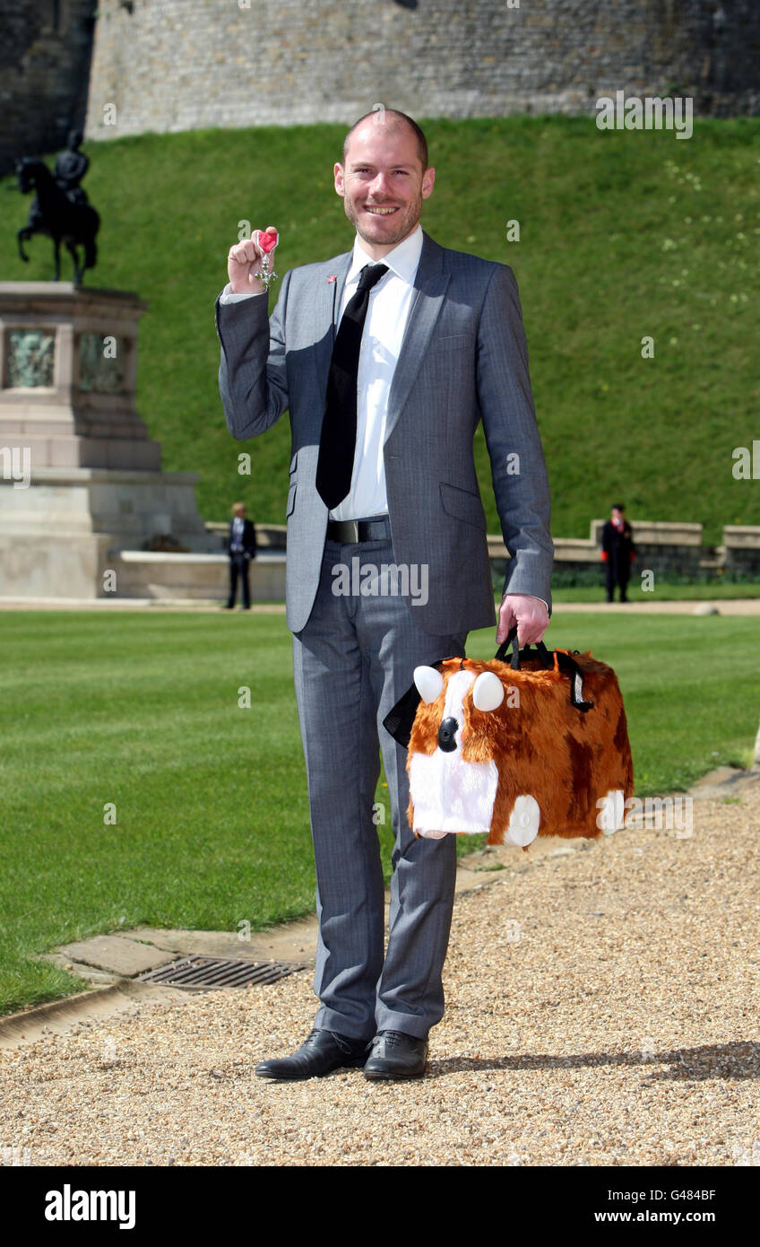 Full length smiling suit mangms hi-res stock photography and images - Alamy