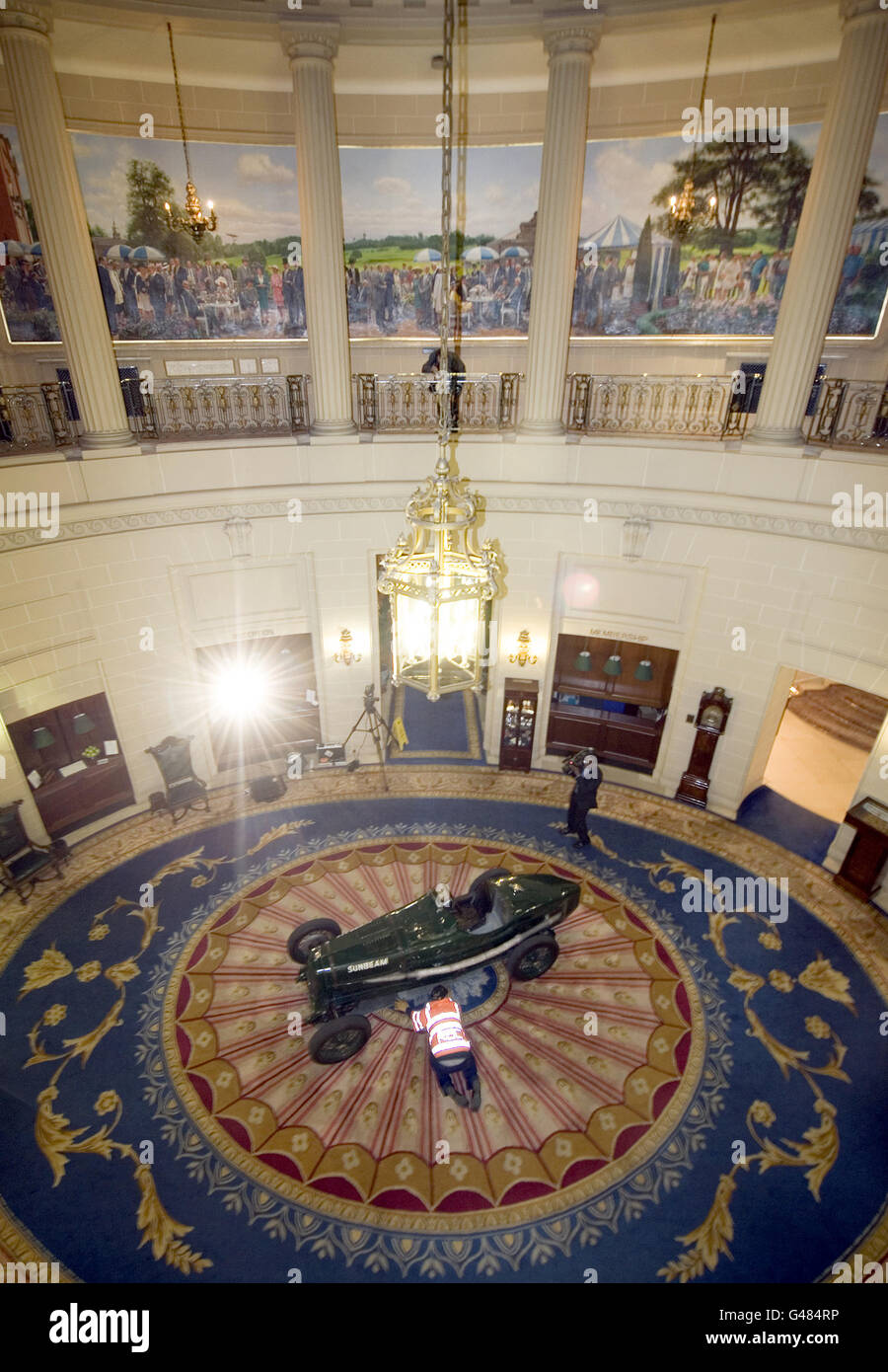 Rac Club Pall Mall High Resolution Stock Photography and Images - Alamy