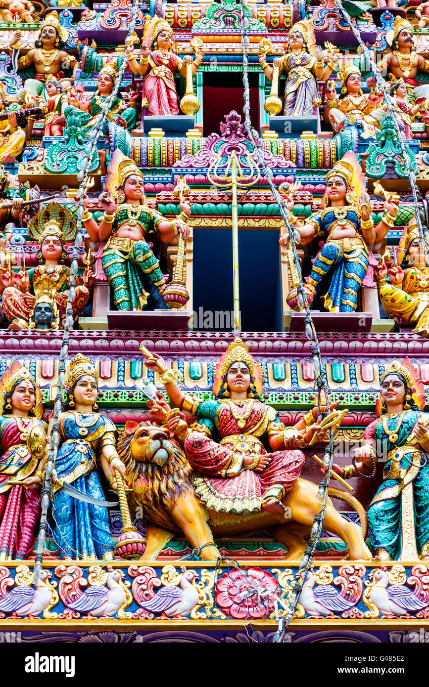 Intricate Hindu art and deity carvings on the facade of Sri ...