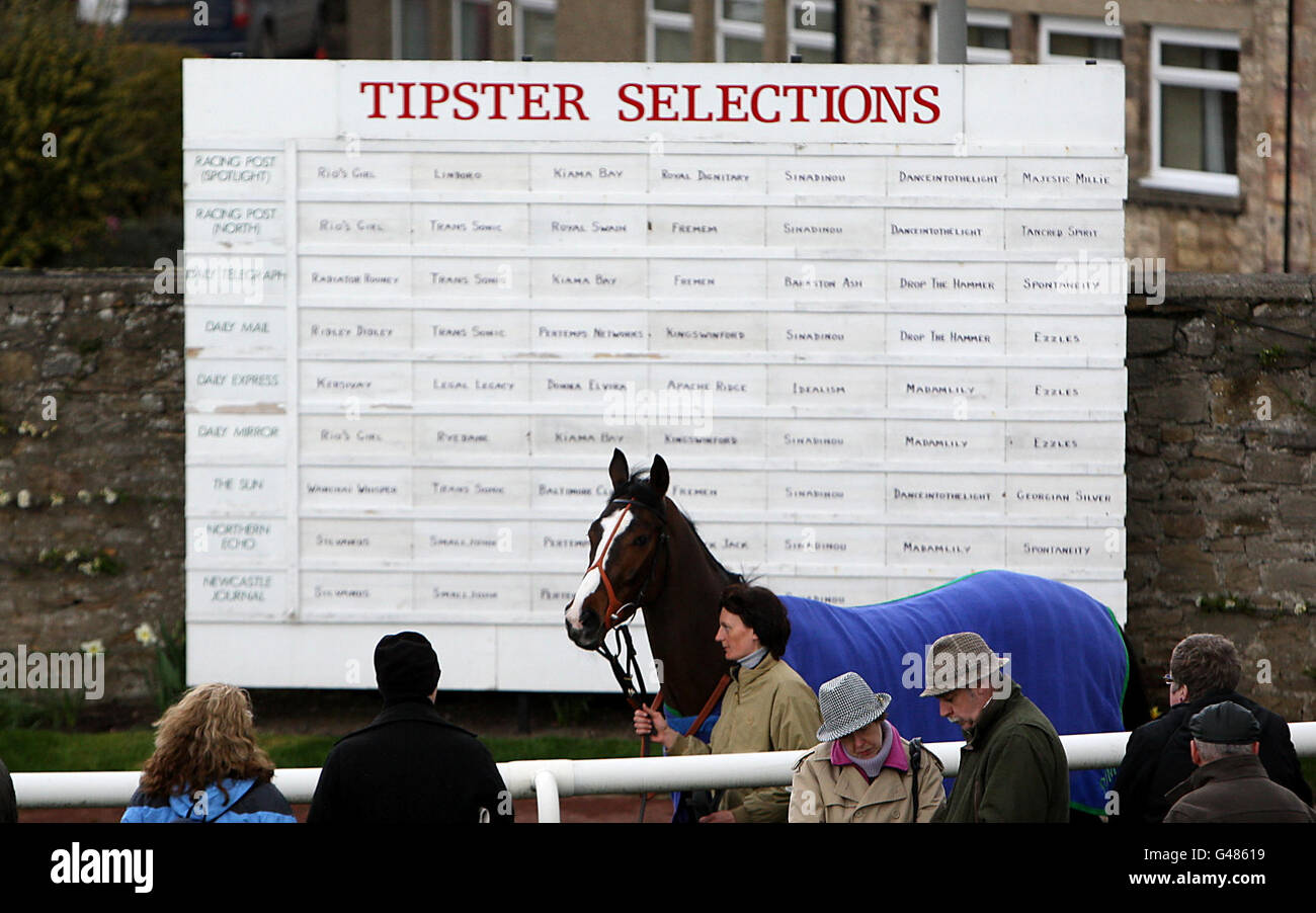 Catterick racecourse general view hi-res stock photography and images ...