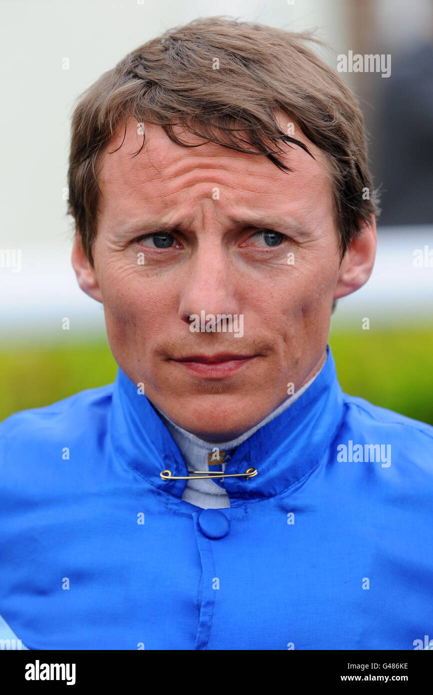 Horse Racing - William Hill Rosebery Stakes Day - Kempton Park. Eddie ...