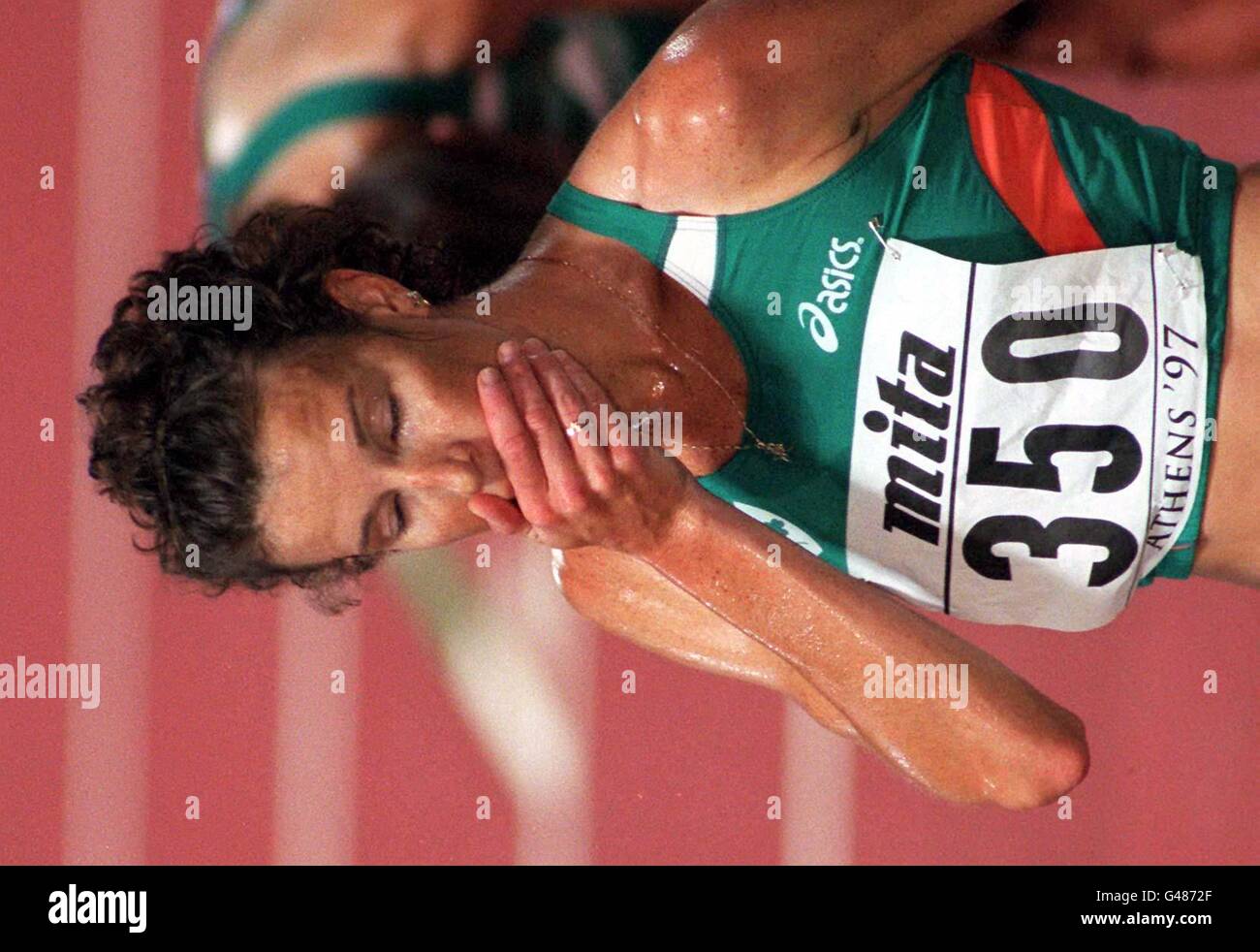 An exhausted Sonia O Sullivan following her 5000m Semi Final at the ...
