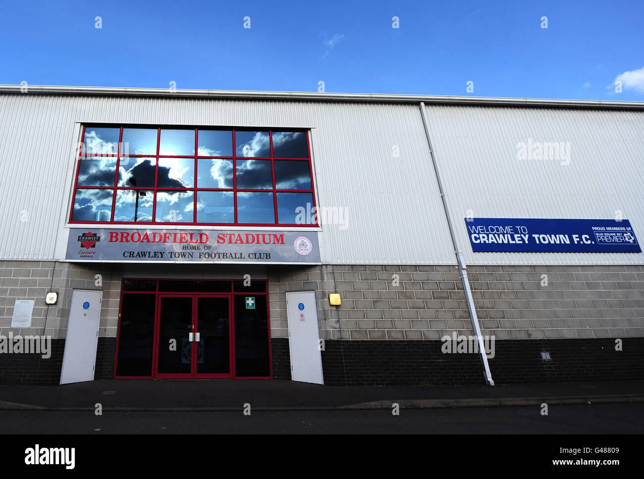 Broadfield stadium general hi-res stock photography and images - Alamy