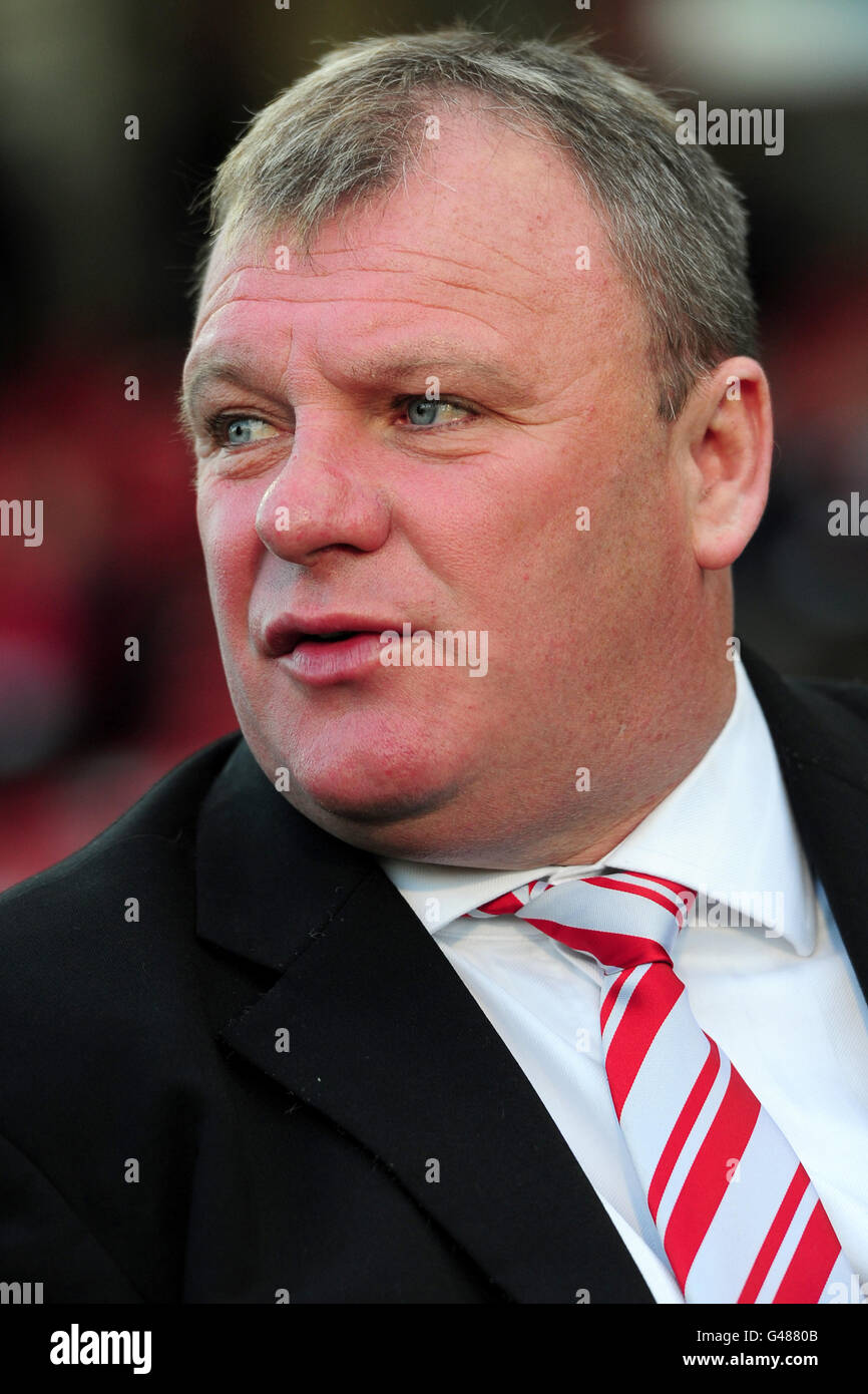 Crawley town v luton town hi-res stock photography and images - Alamy