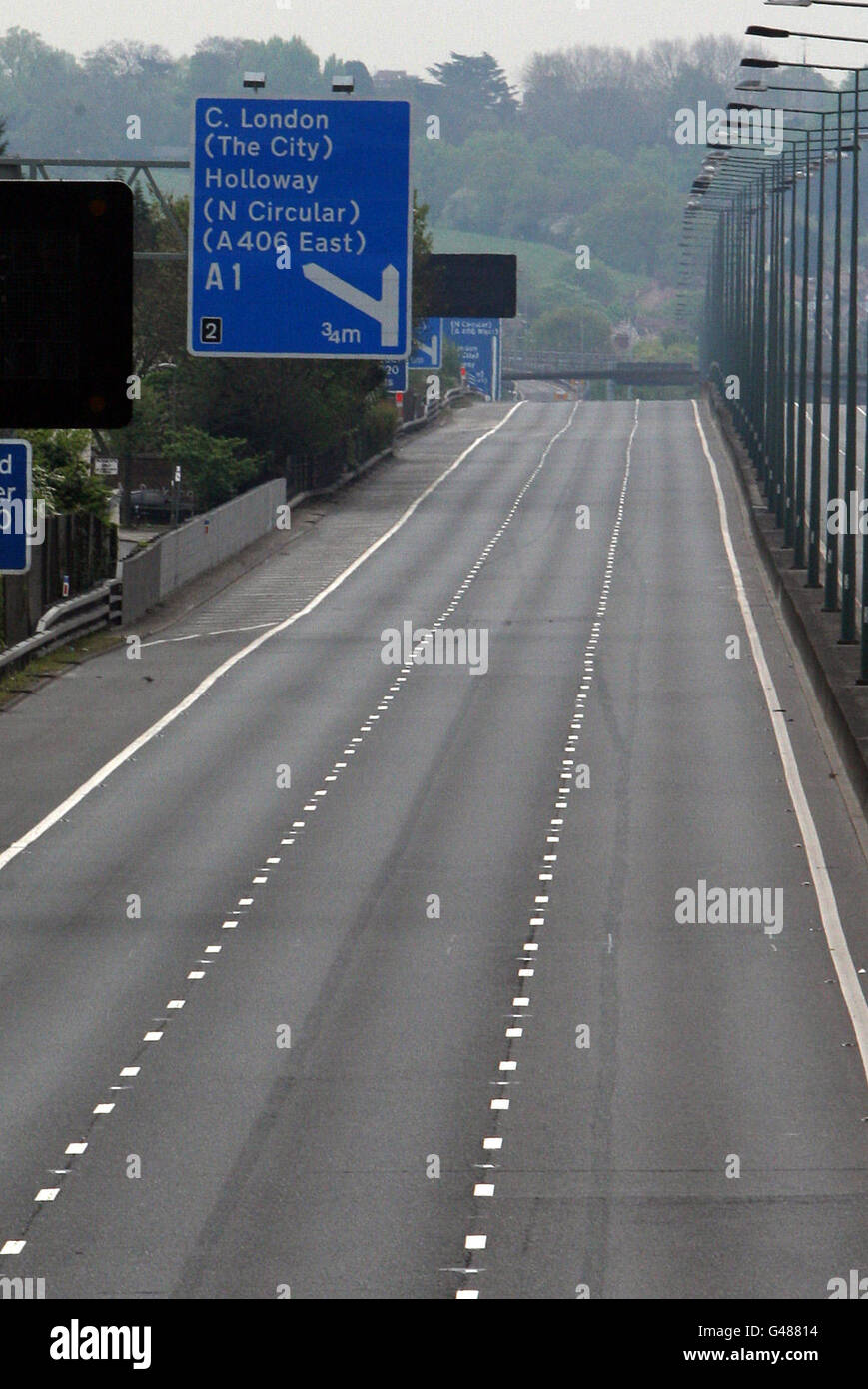 The M1 Motorway is closed in both directions from junction 4 to ...
