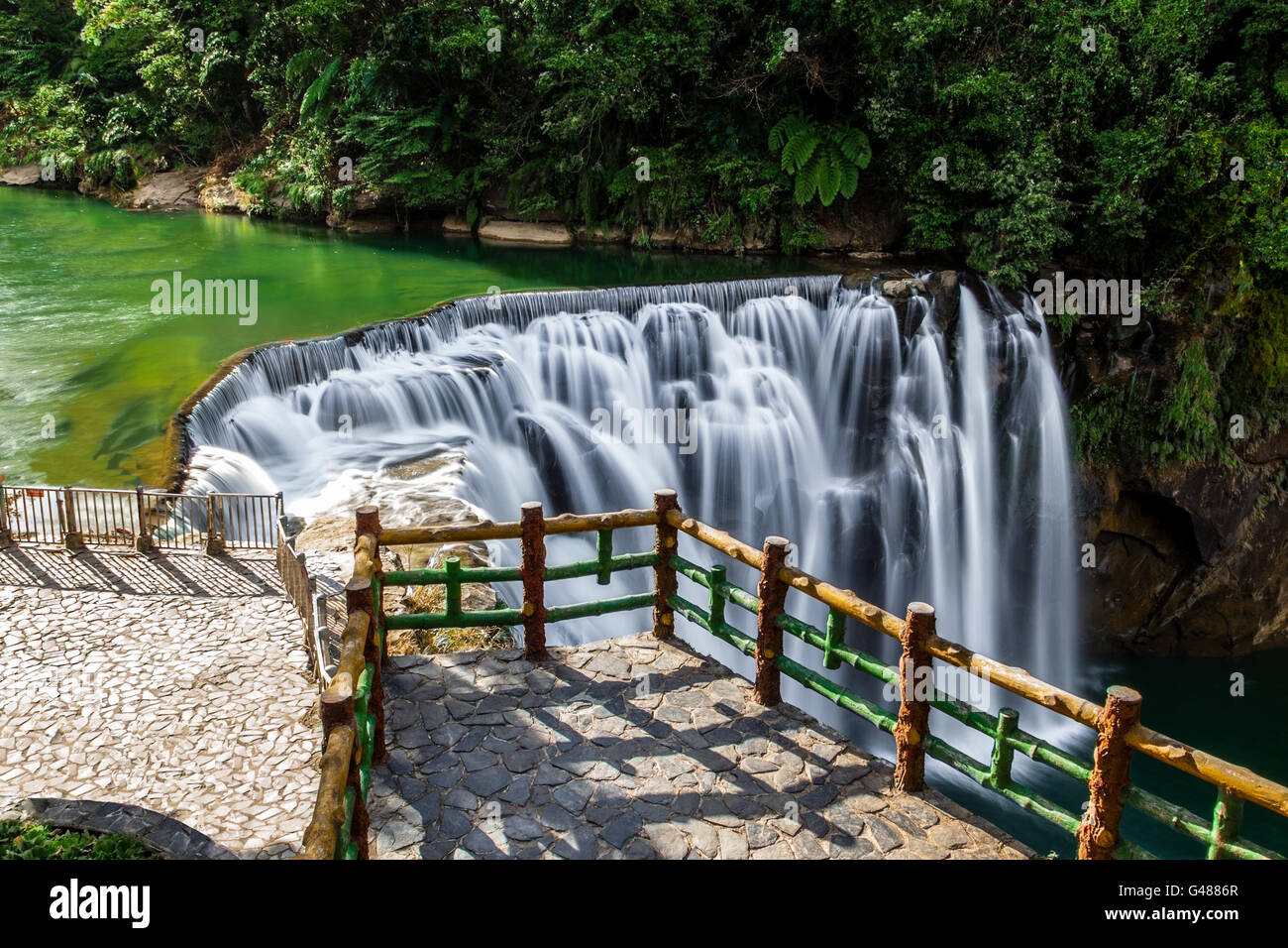 Viewing platform of Shifen Waterfall in Pingxi, Taiwan Stock Photo - Alamy