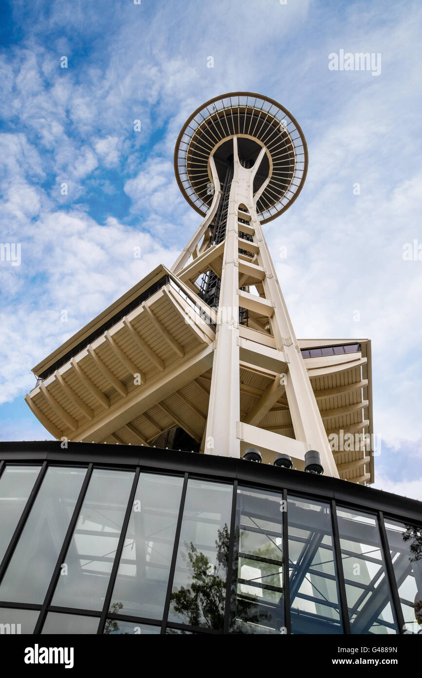 How tall is the seattle space needle hi-res stock photography and ...