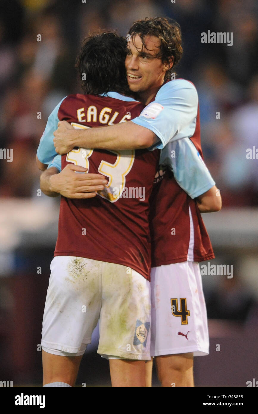 Burnleys michael duff celebrates his goal hi-res stock photography and ...